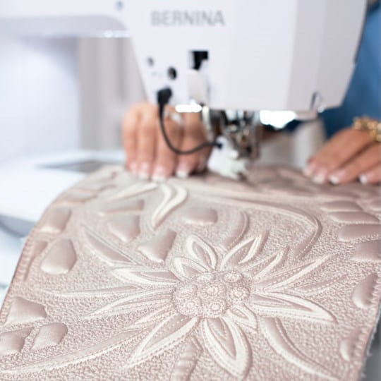 BERNINA 735 Patchwork Edition - Stylish and powerful Special Edition ...