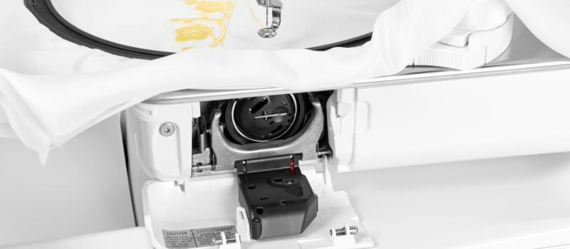 BERNINA 325 - Small sewing machine, but a big deal - BERNINA