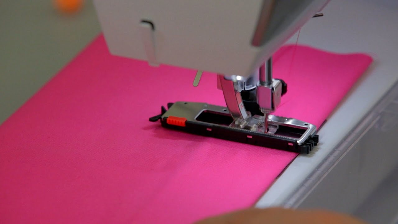 BERNINA 570 QE Kaffe Edition - Blooms for your sewing room - BERNINA