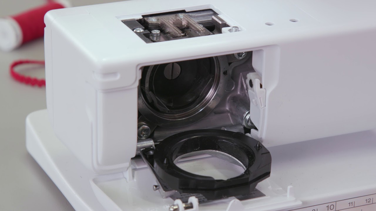 BERNINA 325 - Small sewing machine, but a big deal - BERNINA