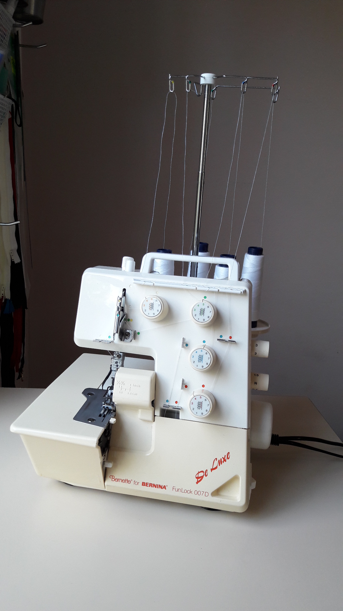 Overlockers - Support - BERNINA